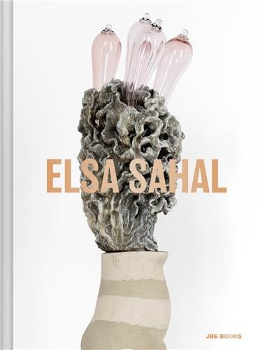 Les vases sont debout, les potiches ont attrapé... de Elsa Sahal ...